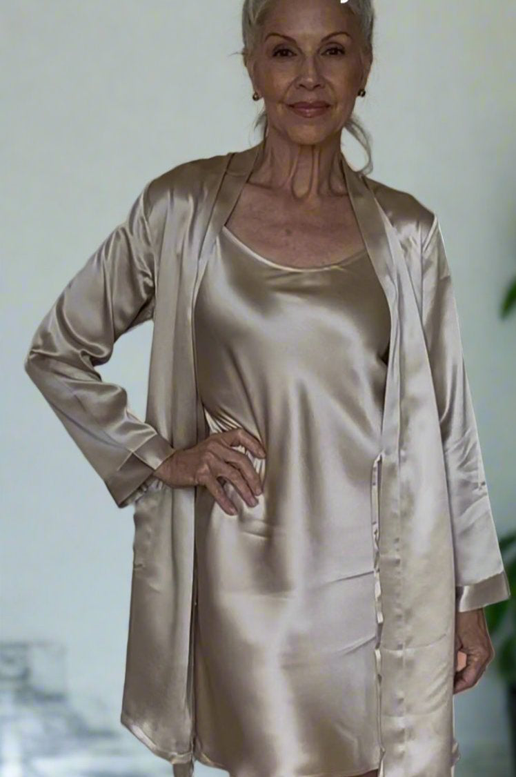 Short Robe – Silken Pure